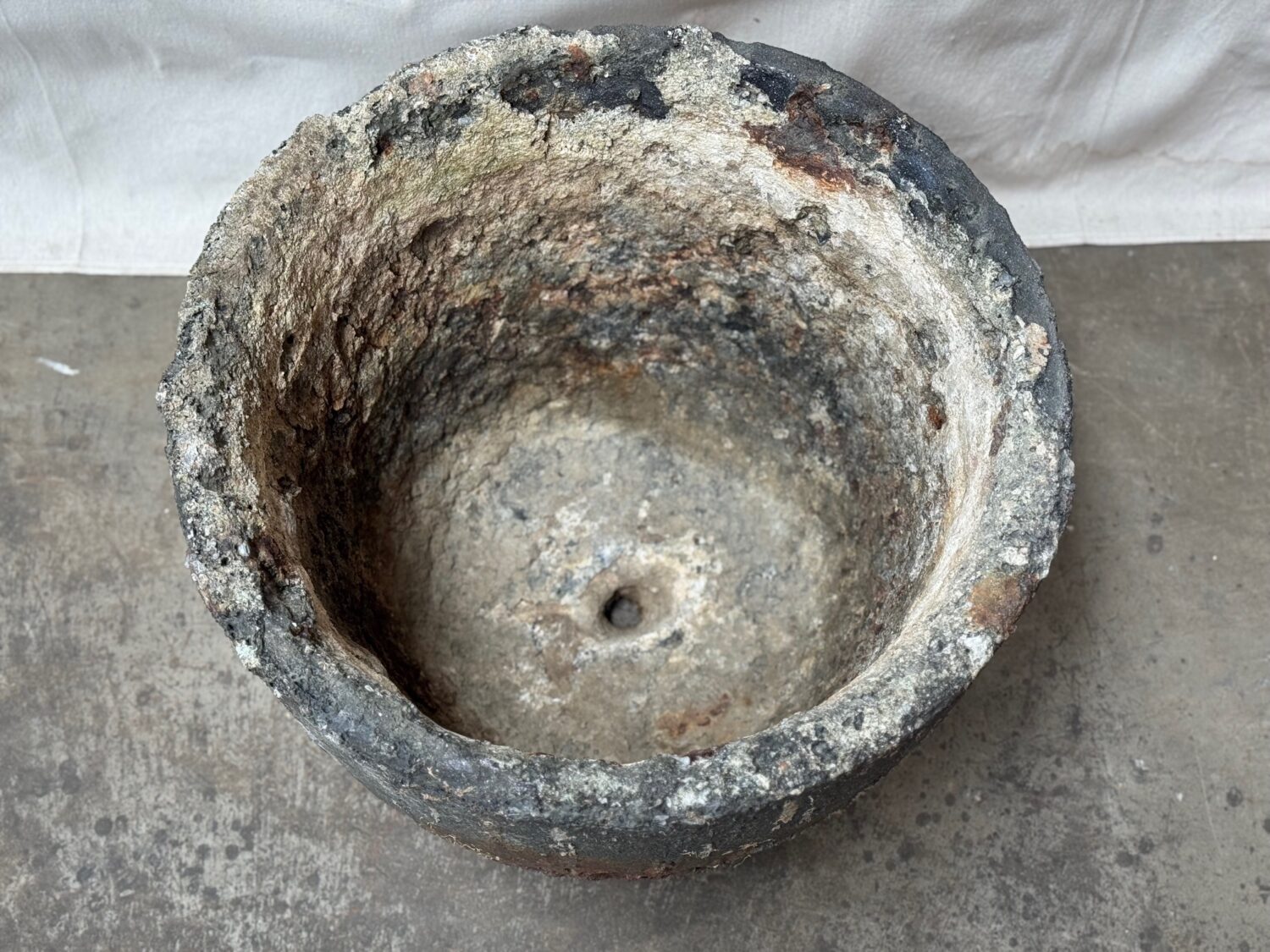 FRENCH EARLY 20TH CENTURY FOUNDRY POT in Vintage and Antique Garden ...